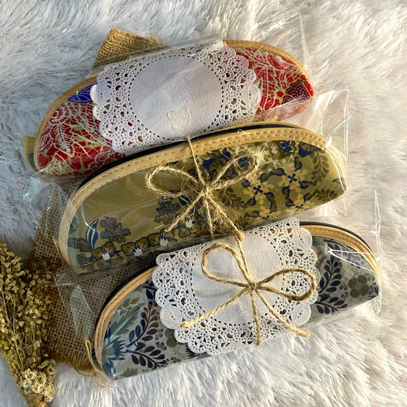 Jual (PAKET 50PCS) Souvenir Pernikahan Tempat Pensil Batik Khas Jogja ( Uk 19 x 7 cm ) Part 1 ...