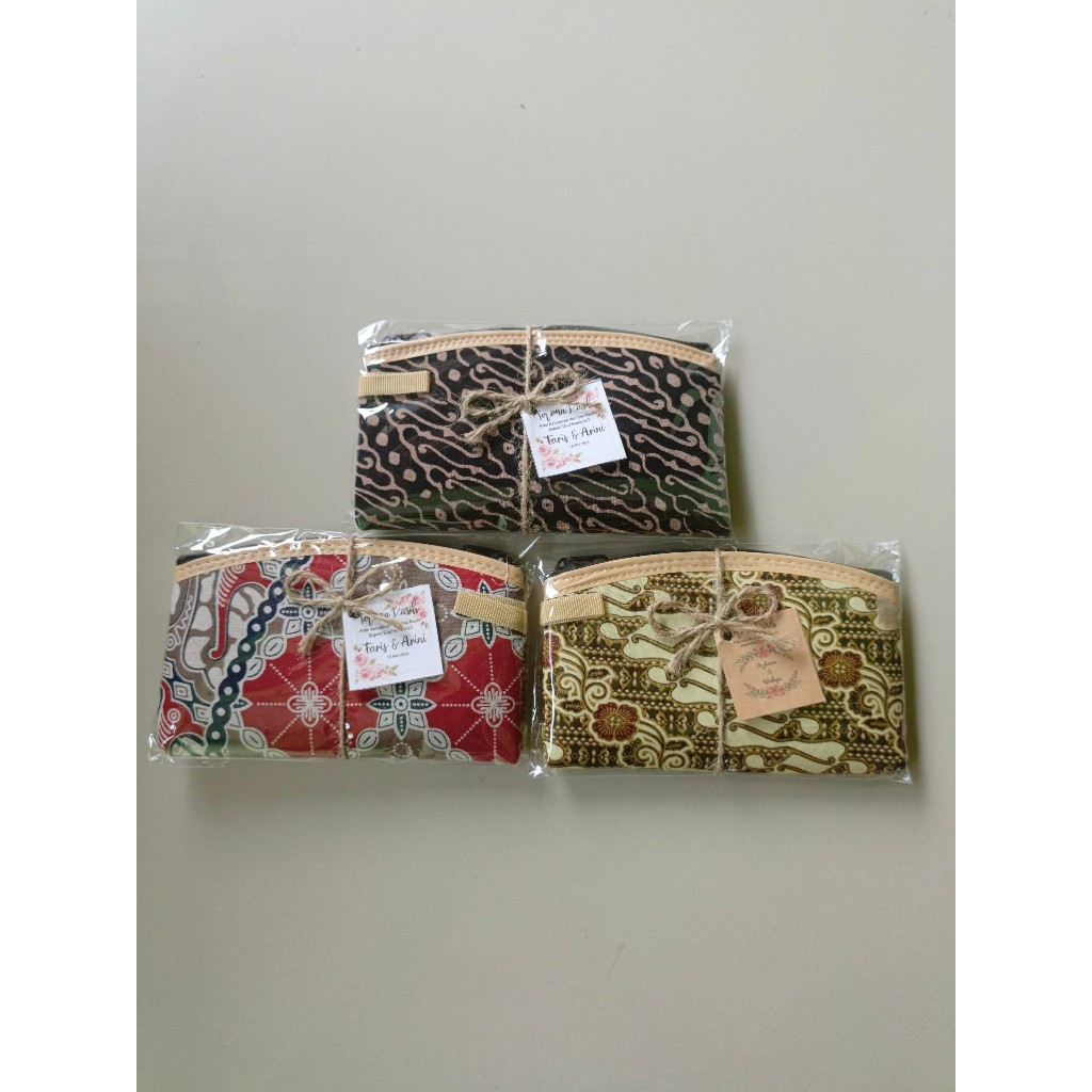 Jual SOUVENIR PERNIKAHAN Dompet Pouch batik Khas Jogja 16x10 cm 1 kg muat 50 pcs | Shopee Indonesia