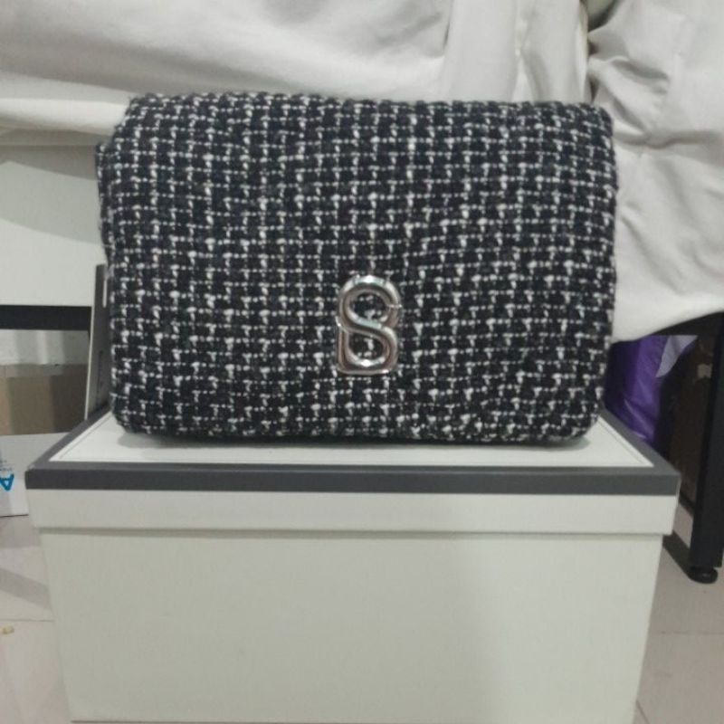 Jual Tas Buttonscarves Pl kaya baru muluss lengkap box | Shopee Indonesia