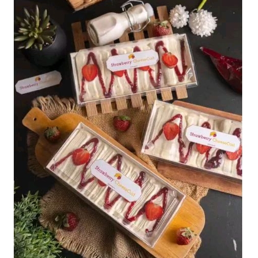 Jual cheesecuit strawberry bukan cake biasa kue viral bandung krim keju ...