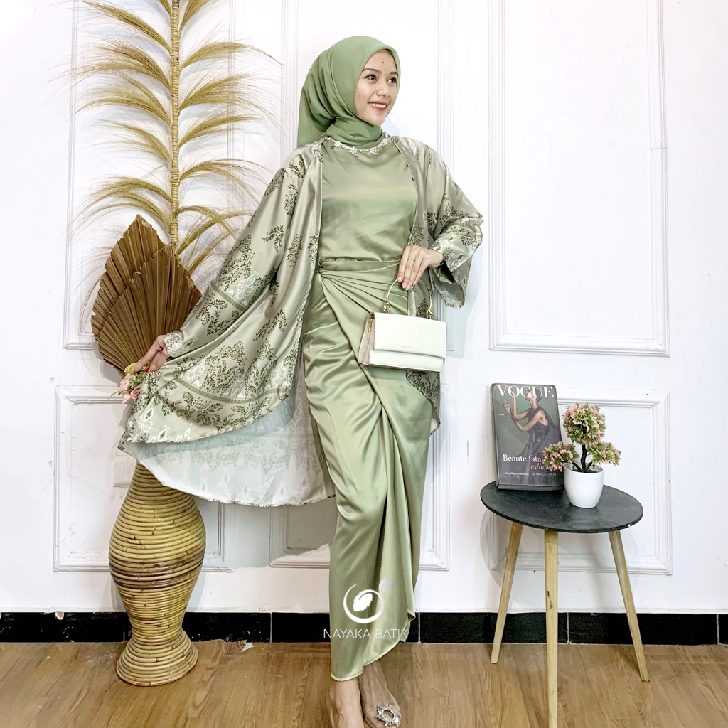 Jual NEW ARRIVAL NAYAKA BATIK - Oneset Polos Modern Set Wanita SAVINA ...