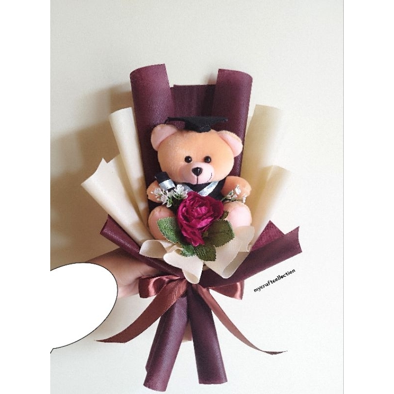 Jual Buket Bucket Bunga Boneka Hadiah Wisuda Kado Wisuda free Selempang ...
