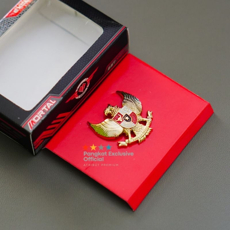 Jual PIN LOGO GARUDA WARNA EMAS UNTUK TANDA JABATAN MENGGUNAKAN BAUT ...