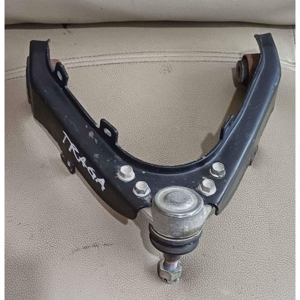 Jual Sayap Atas Upper Arm Komplit Ball Joint Isuzu Traga Kanan / Kiri ...