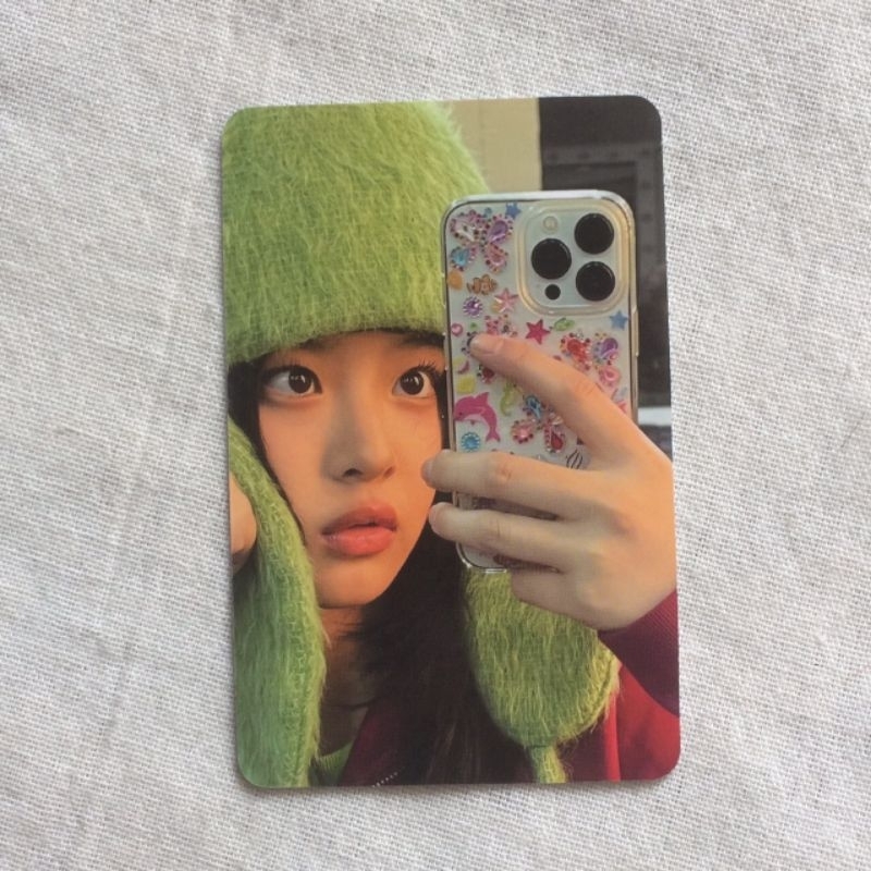 Jual OFFICIAL PC NEW JEANS HANNI IPHONE MIRROR WV A OMG | Shopee Indonesia
