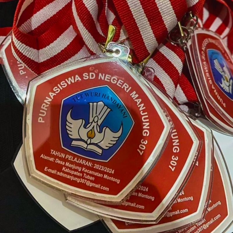 Jual MEDALI WISUDA CUSTOM/SEGI LIMA/AKRILIK/GORDON | Shopee Indonesia