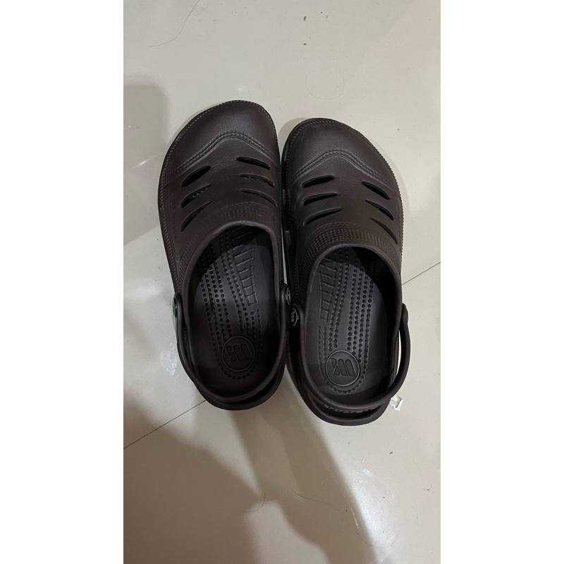 Jual sepatu / sendal lab preloved | Shopee Indonesia