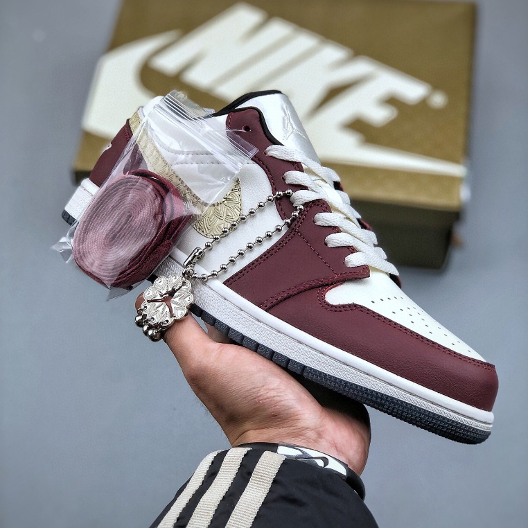 Jual Sepatu Nike Air Jordan 1 Low Year Of The Dragon Sail Metallic Gold ...