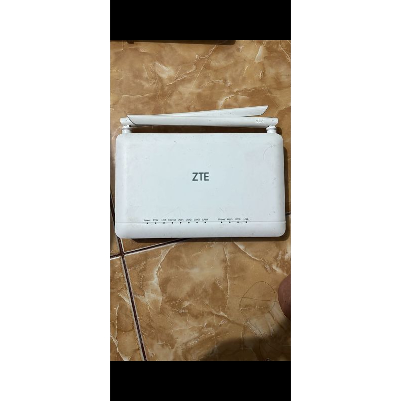 Jual ZTE f670l port Hijau plus adaptor | Shopee Indonesia