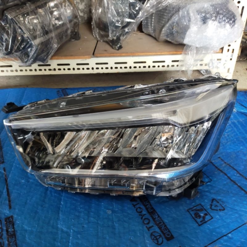 Jual Headlamp lampu depan Toyota Raize GR 2021 2022 2023 Original Kiri ...