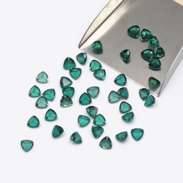 Jual GREEN QUARTZ TRILLION SIZE 6 mm | BATU PERMATA GREEN QUARTZ | BATU ...