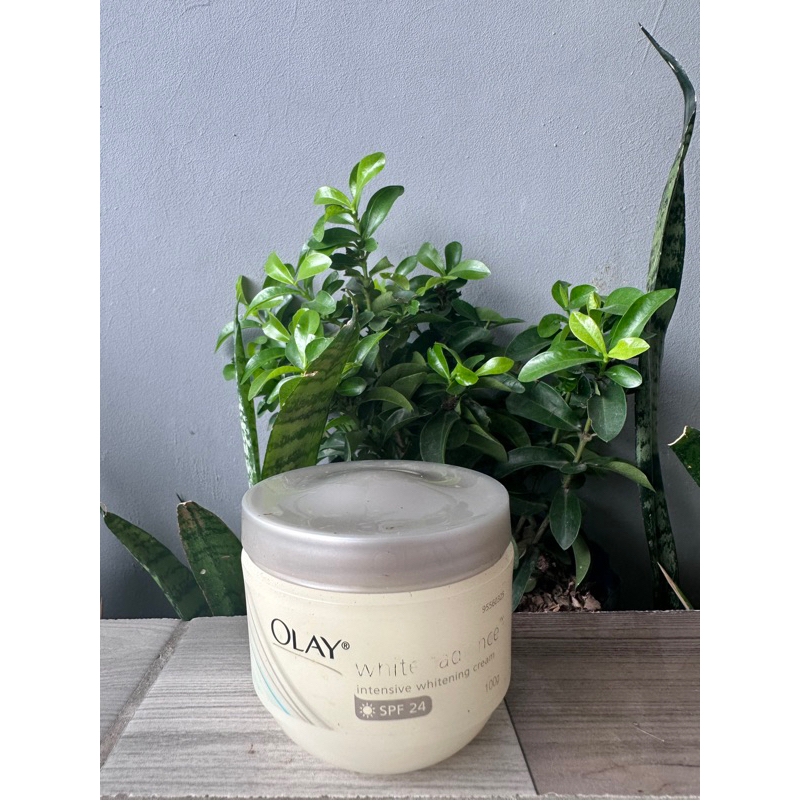 Jual Olay WHITE radiance intensive Whitening crem SPF 24 100g | Shopee ...