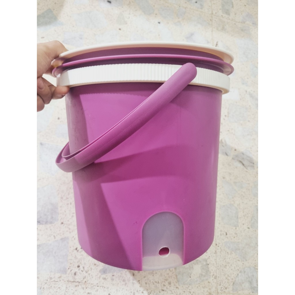 Jual TEMPAT AIR MINUM - TUPPERWARE WATER DISPENSER | Shopee Indonesia