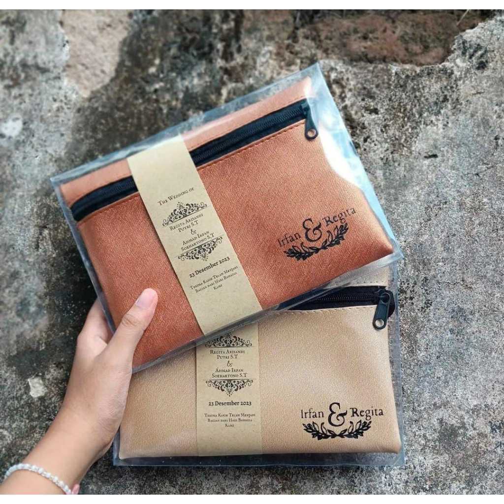 Jual Pouch Prada Glitter Size 22 x15 KEMAS MIKA Jumbo FREE SABLON ...