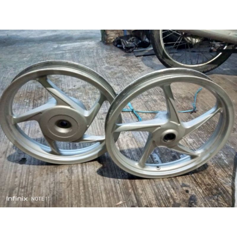 Jual velg pelk depan belakang silver beat fi beat karbu secopy original ...