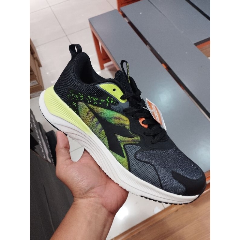 Jual SALE SEPATU DIADORA GUARD BLACK-DIARU230620W | Shopee Indonesia
