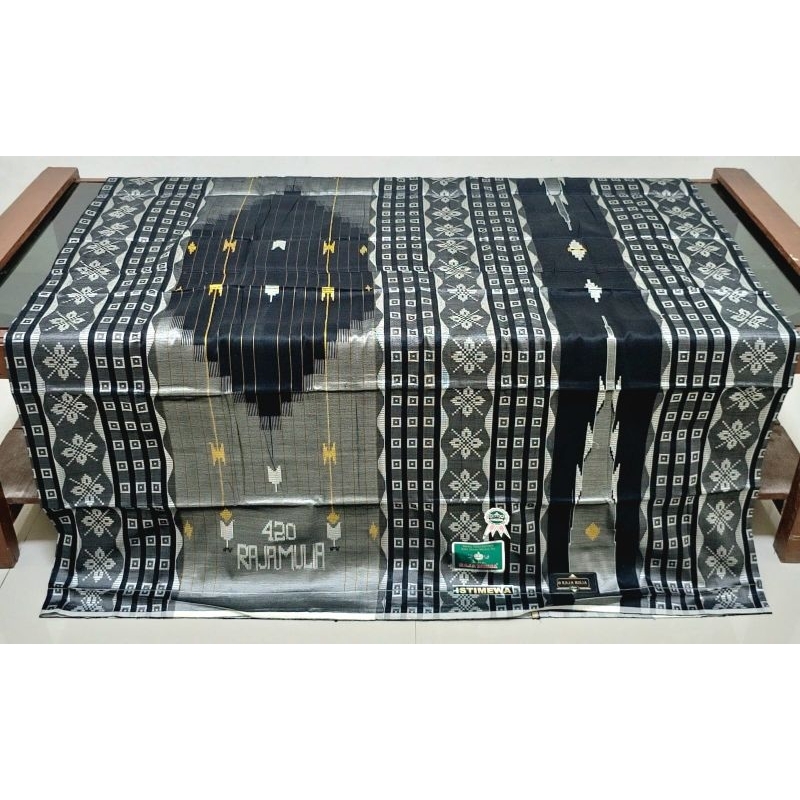 Jual SARUNG TENUN SUTRA SAMARINDA RAJA MULIA 420 EXCLUSIVE FULL SUTRA ...