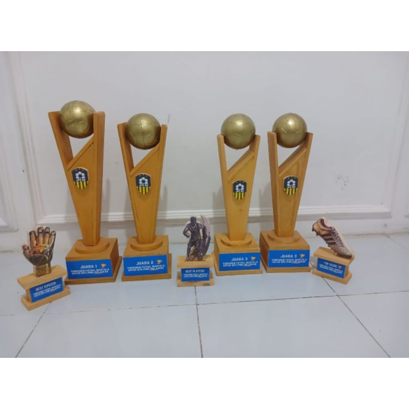 Jual Piala kayu Sepak bola 1 set | Shopee Indonesia