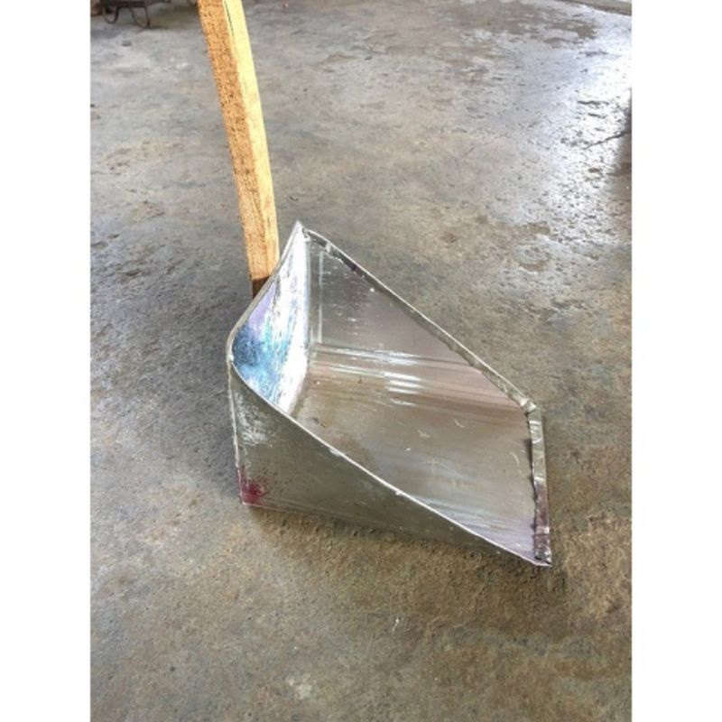 Jual Pengki Seng Pengki Kaleng Sampah Pengki Tradisional Serokan Sampah ...