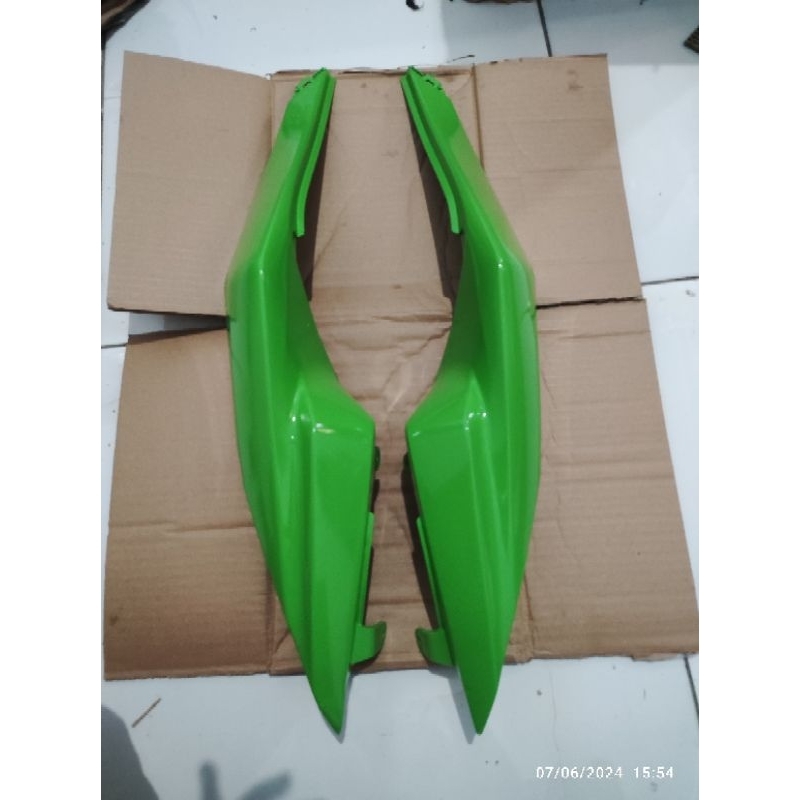 Jual Cover Body Belakang ZX600 ZX6R Original Side Cover Kawasaki ZX600 ...