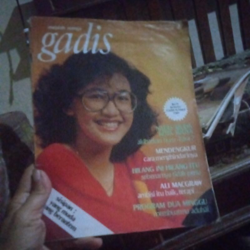 Jual majalah gadis jadul tahun 1981 Ali MacGraw ambisi itu baik tetapi | Shopee Indonesia