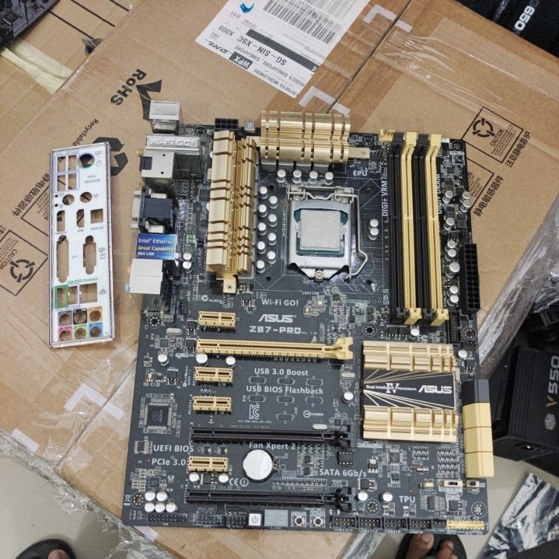 Jual mainboard Asus z87 pro ddr3 procsesor core i7-4770 gen4 | Shopee ...