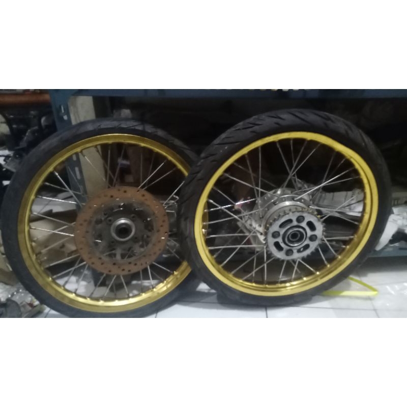 Jual Velg Supra 125 doubel disk velg cs1 velg Supra full set | Shopee ...
