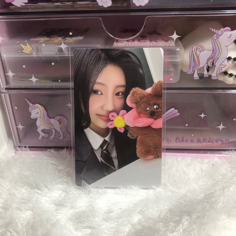 Jual PHOTOCARD OFFICIAL ILLIT WONHEE, MINJU, MOKA, IROHA, YUNA | Shopee Indonesia