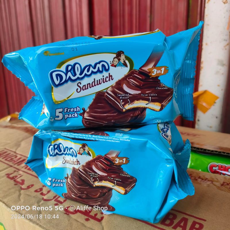 Jual wafer sandwich dilan berbalut coklat 5 fresh pack | Shopee Indonesia
