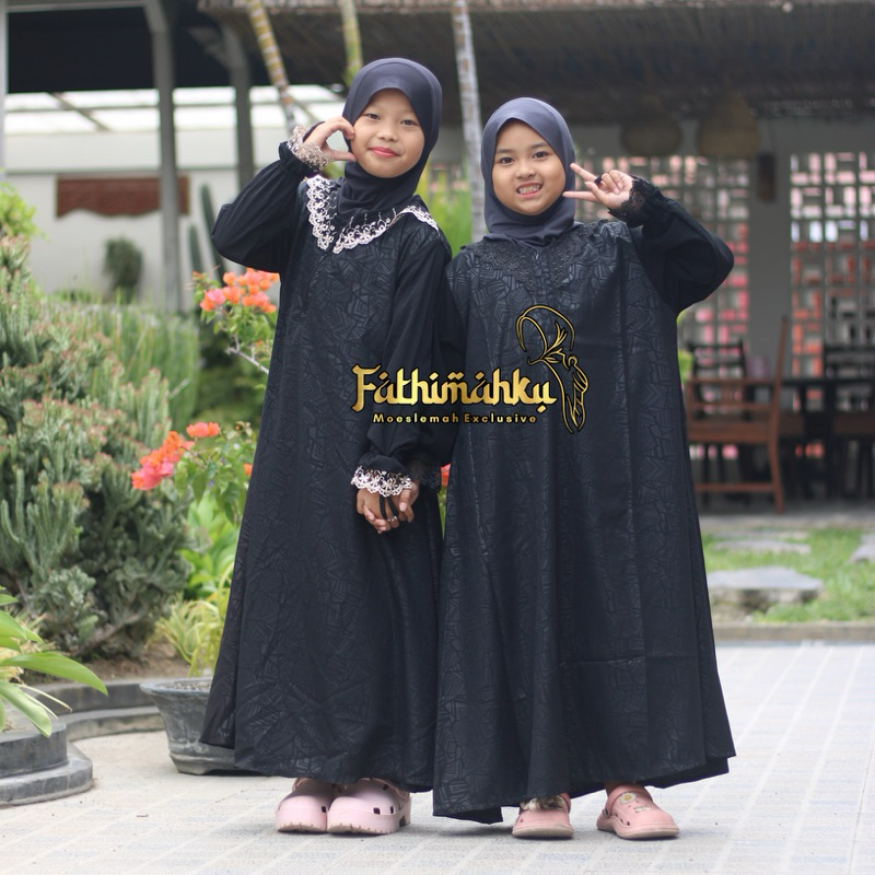 Jual Abaya anak Embos lengan Polos Renda hitam dan cream (1 th-12 th ...