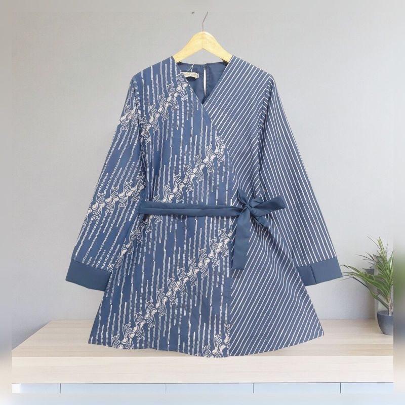Jual blus Alexa (b 17) kombinasi batik cap by positive boutique batik kantor batik moder batik ...