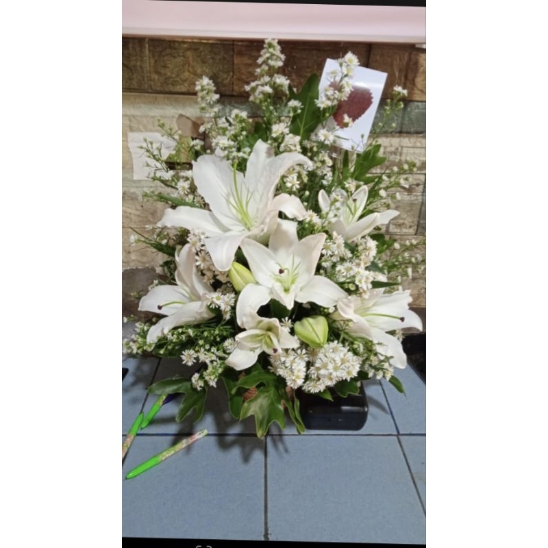 Jual rangkaian bunga meja/bunga Lily/bunga fresh | Shopee Indonesia