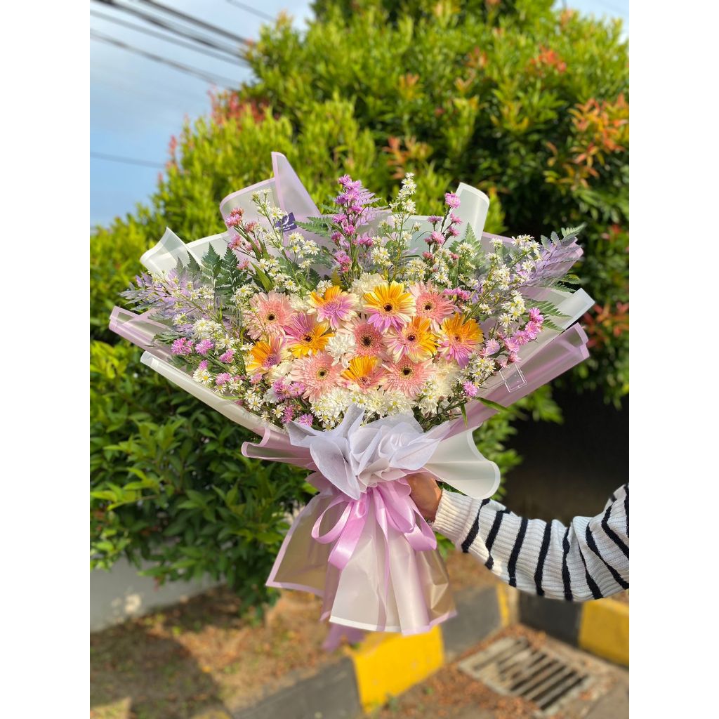 Jual fresh flowers bouquet / flowers bouquet jogja / buket wisuda jogja ...