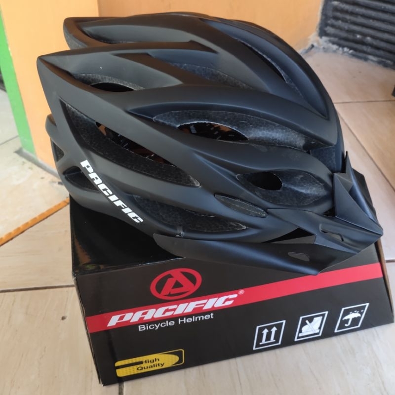 Jual Helm sepeda pacific hitam led lampu belakang all size mtb fixie ...