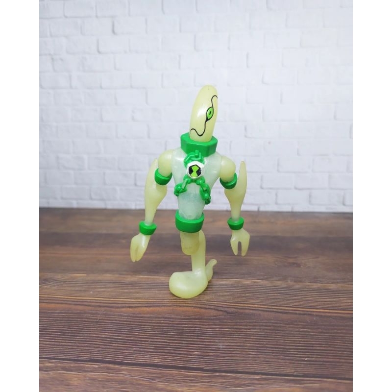 Jual Ghostfreak Ben 10 Omniverse glow in the dark ori bandai rare ...