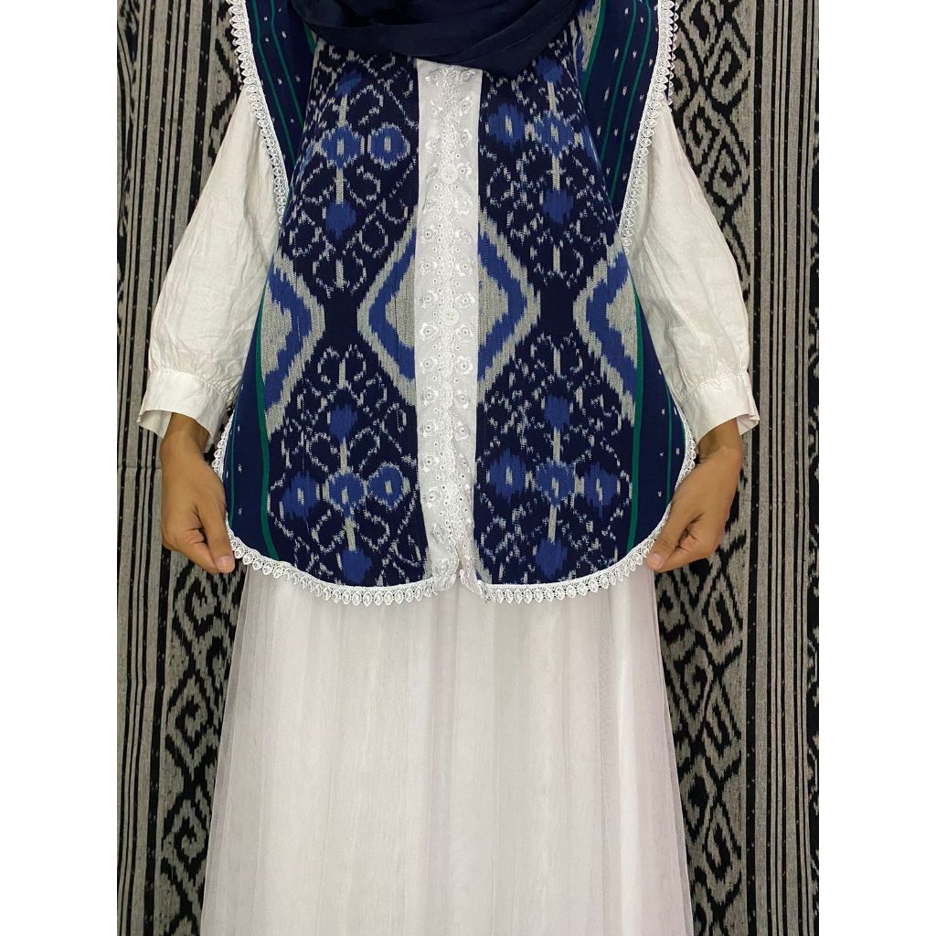 Jual Vest Tenun Rompi Tenun Outer Tenun Azqia Tenun Blangket Tenun ...