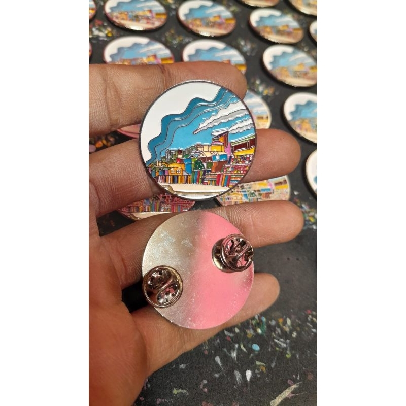 Jual pin enamel lucu bebas custom | Shopee Indonesia
