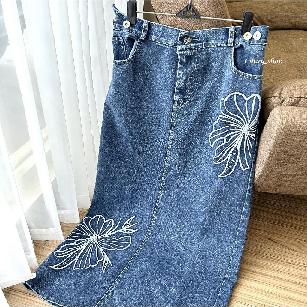 Jual CHY- Valen Rok Jeans Bordir Flower Bigsize Rok Span Jeans Bordir ...