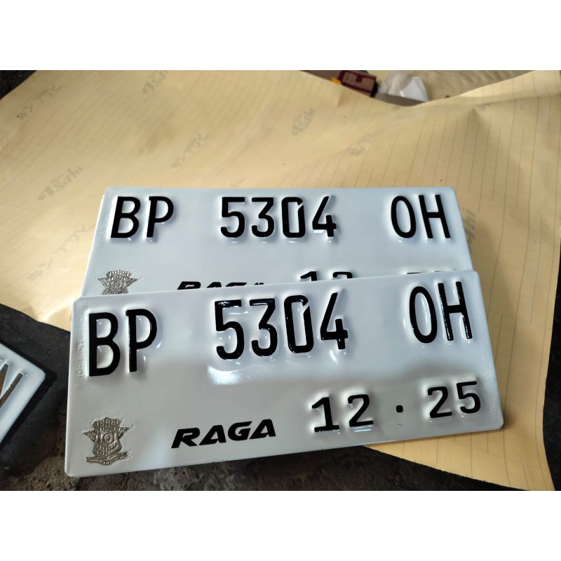 Jual (Harga Sepasang) Plat nomor motor warna putih Baut tanam + request ...