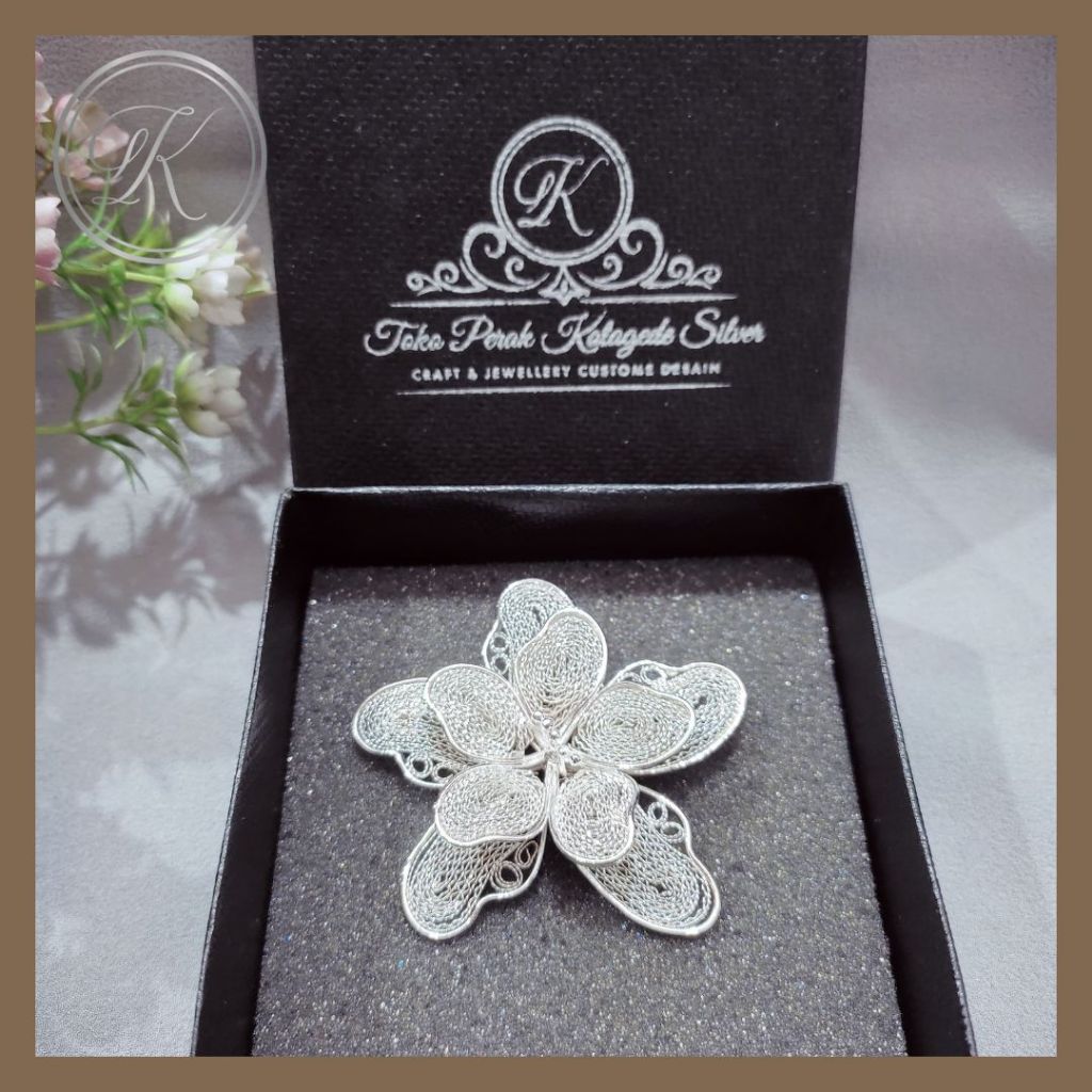 Jual BROS CANTIK ELEGAN MODEL BUNGA SILVER PREMIUM JOGJA | Shopee Indonesia