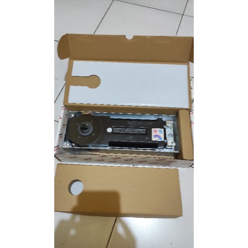 Jual FLOOR HINGE DORMA BTS 84 komplit patch fitting us10_cyilinder_pt10 ...