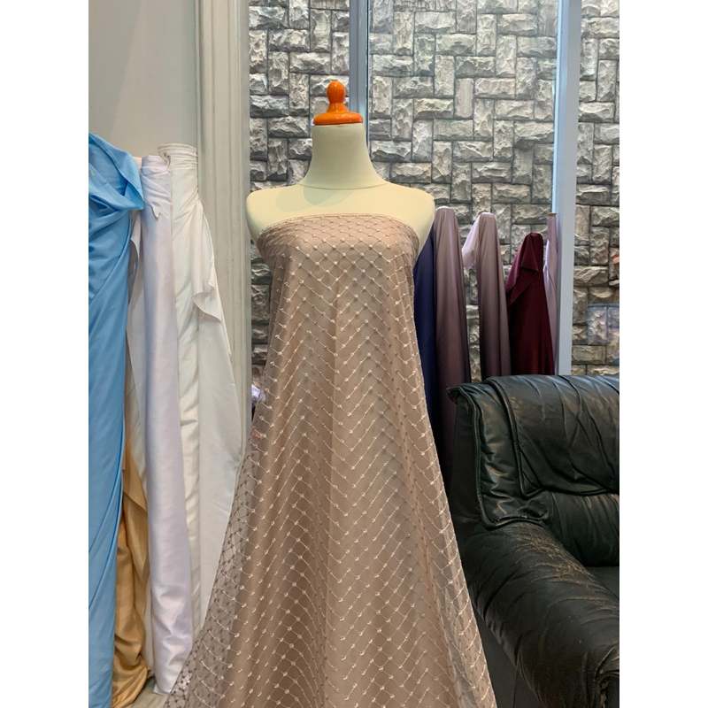 Jual Bahan Kebaya Kain Brukat Tile Kotak Maze Warna Coksu Coklat Susu ...