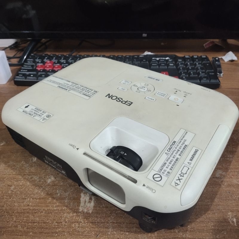 Jual Proyektor EPSON EB-X100 bekas | Shopee Indonesia