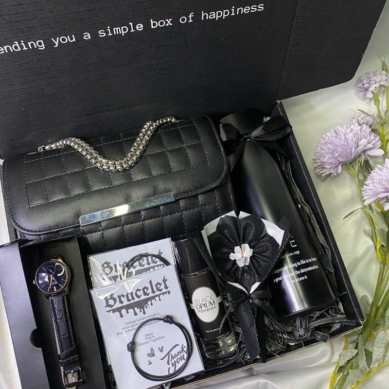 Jual GIFTBOX WANITA PREMIUM HAMPERS CEWE KADO BESTIE BlLACKSERIES SET ...