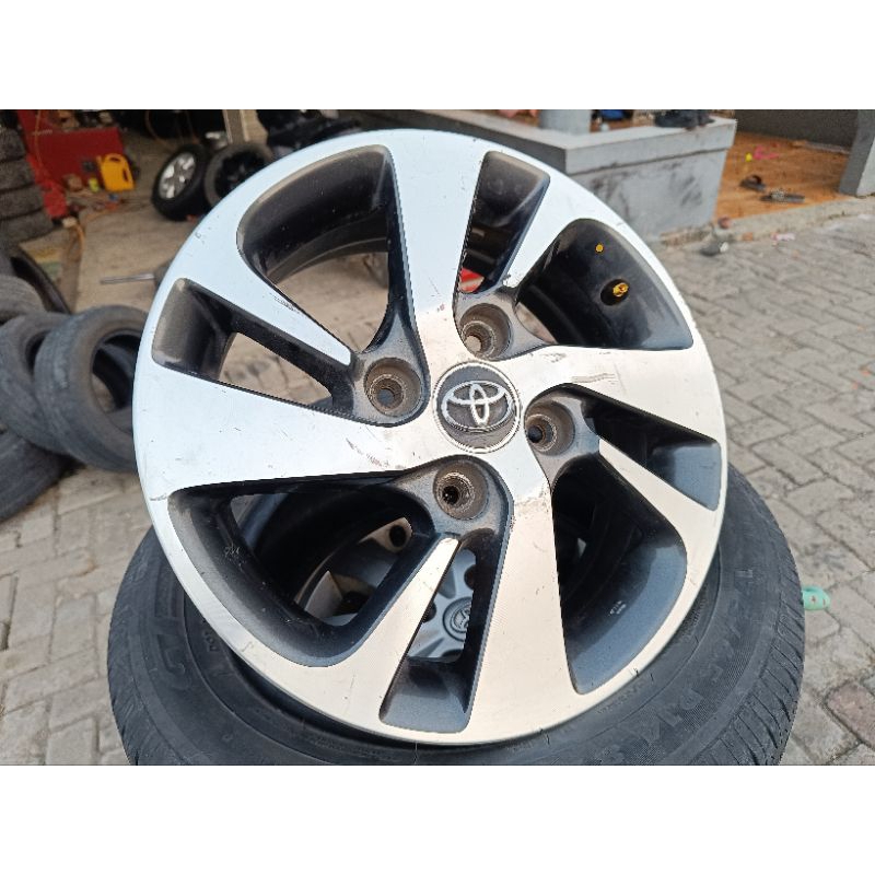 Jual VELG CADANGAN OEM / ORIGINAL VELOZ RING 15 PCD 4X114,3 | Shopee ...