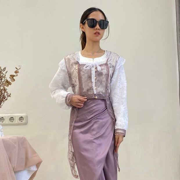 Jual SABINA OUTER/ BLOUSE SAJA / Outer Kebaya Kutu Baru Wisuda Modern ...