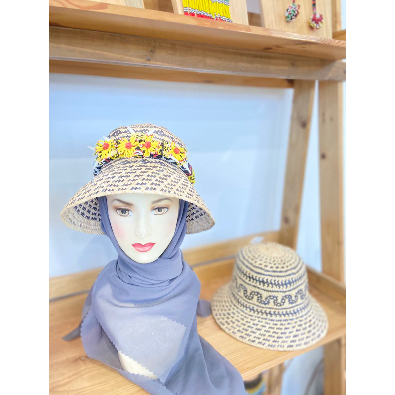 Jual Manika Kaltim - Topi Full Rotan Khas Dayak Kalimantan Pria ...