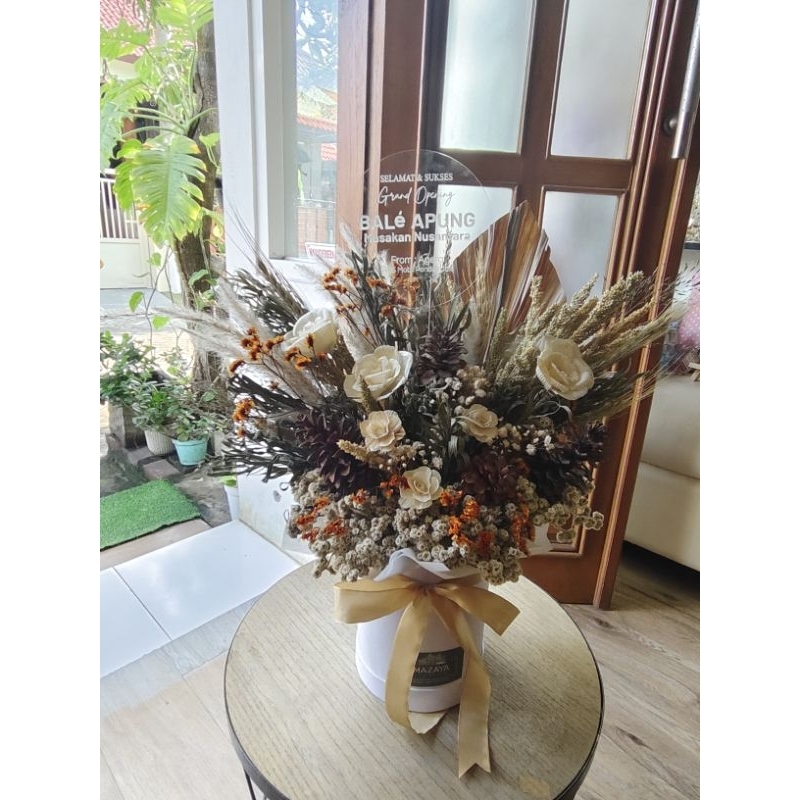 Jual jumbo Bloom box dried flower mix Articifial flower Kado wisuda ...