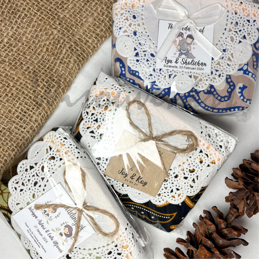 Jual PAKET HEMAT 100 BIJI SOUVENIR DOMPET KOIN BATIK KHAS JOGJA 10 X 5 CM PART 1 | Shopee Indonesia