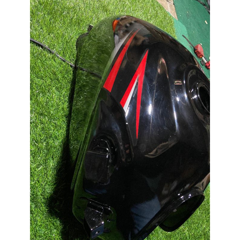 Jual Tangki motor Megapro mono original,sudah tambalan,TIDAK BOCOR ...